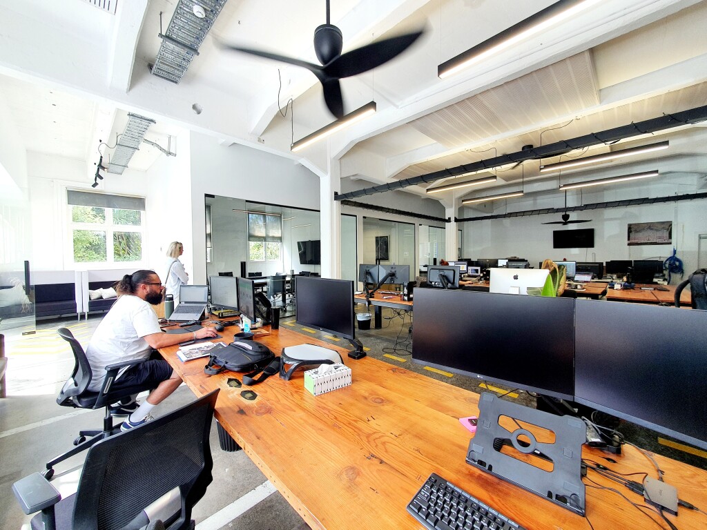 Zone Realty Limited | Upmarket Office Showroom Warehouse