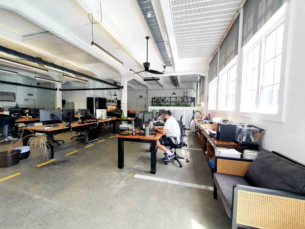 Zone Realty Limited | Upmarket Office Showroom Warehouse