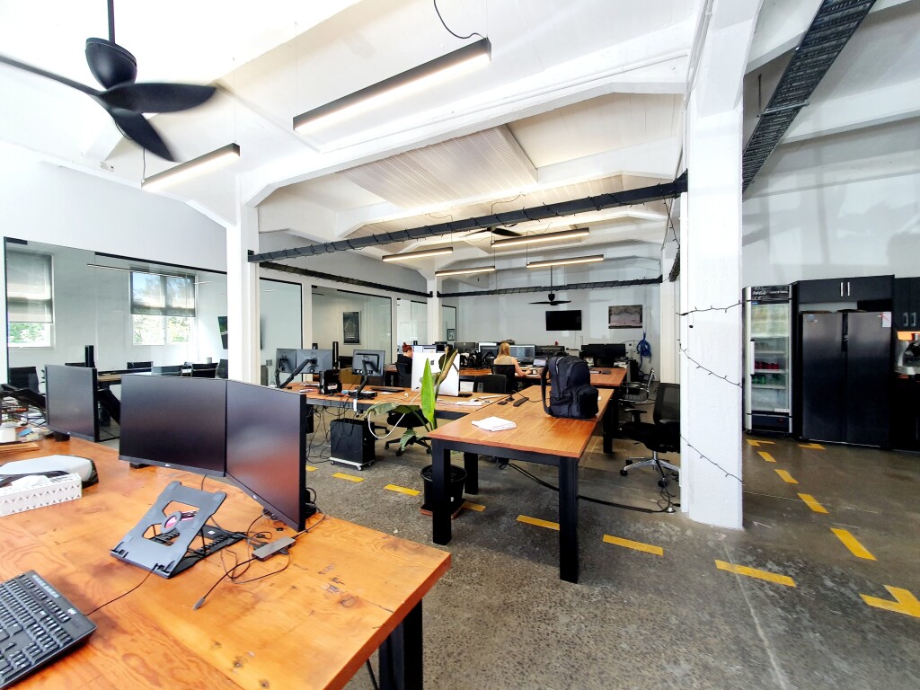 Zone Realty Limited | Upmarket Office Showroom Warehouse